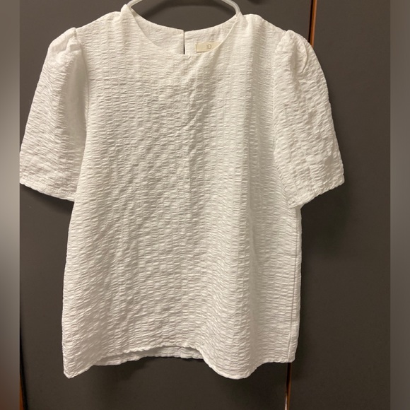 Tops | Textured White T Shirt | Poshmark